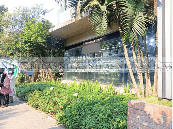 Ground Floor Retail Showroom/Café Space for Rent - Nilas Property